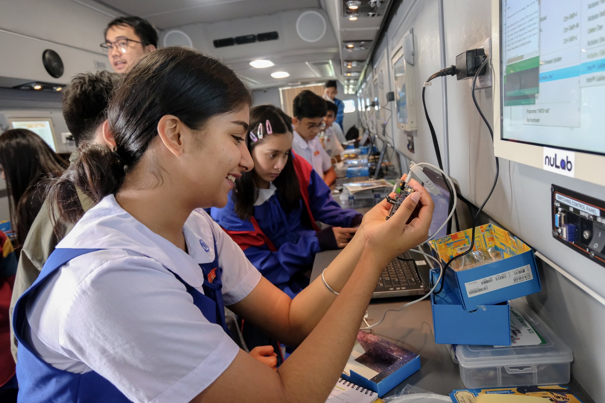 DOST Launches nuLab Science Bus for STEM Students | Philippine Primer