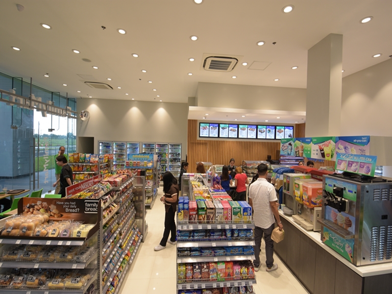 Experience Japanese ‘Konbini’ at the World’s Largest FamilyMart in BGC ...