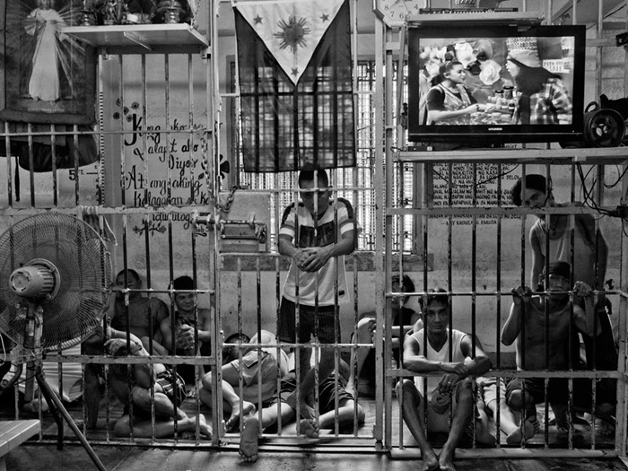 Bursting at the Seams Exhibit: A look inside Philippine prisons ...