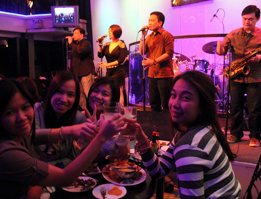 Strumm’s in Makati | Philippine Primer