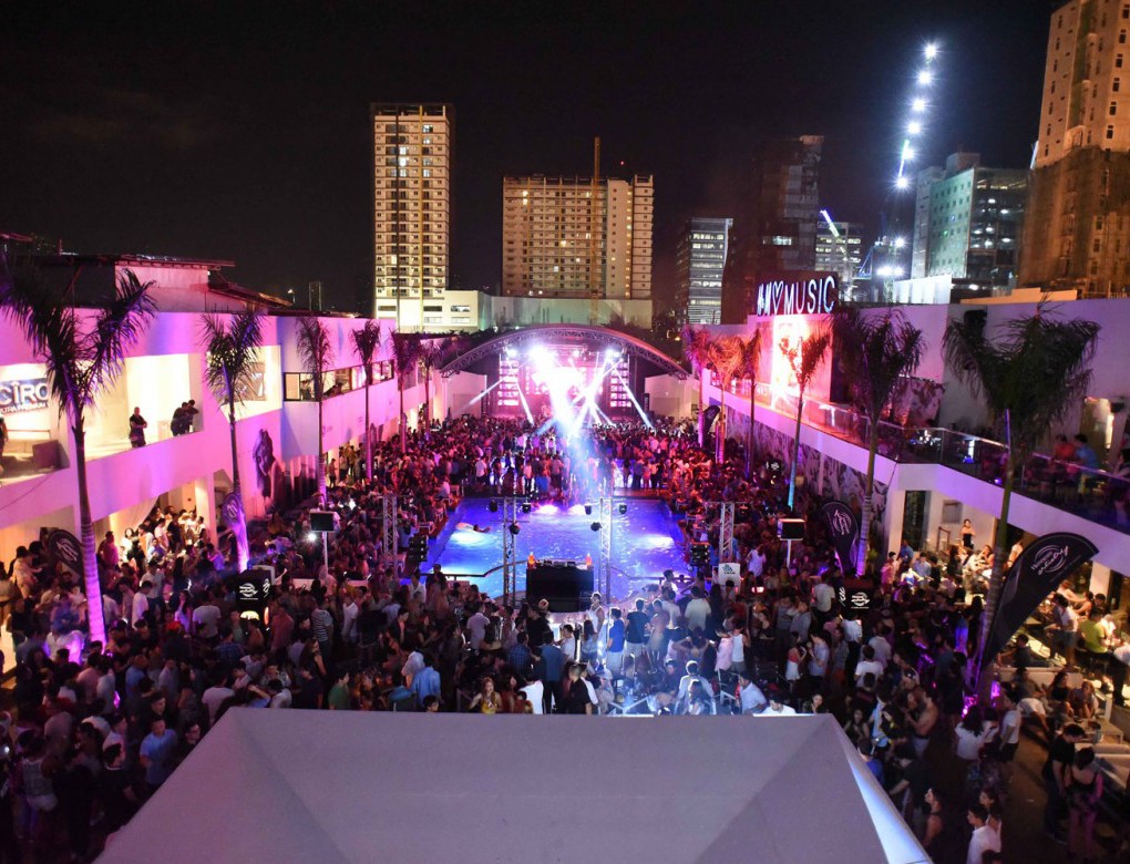 The Palace Pool Club | Philippine Primer