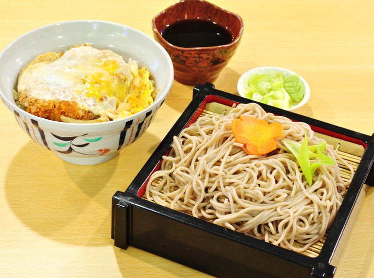 KOMORO | Philippine Primer