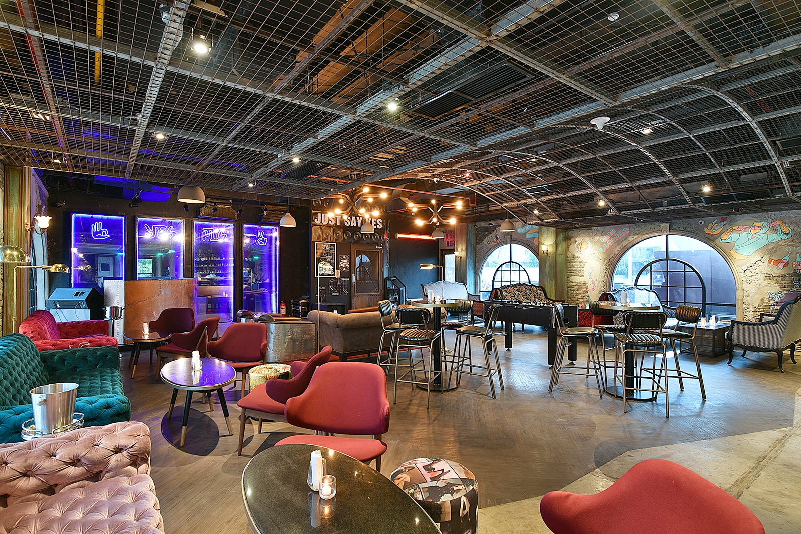 Yes Please! at Uptown BGC: Classy Way to Drink and Dine the ’90s Way ...