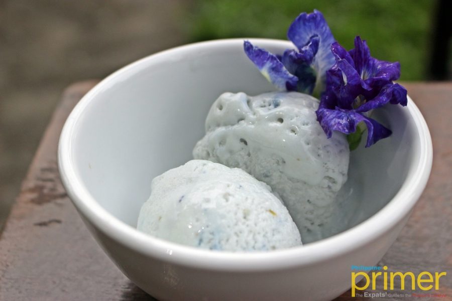 The Molo Mansion Cafe in Iloilo: Ilonggo Delicacies and Refreshing ...