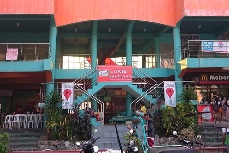 Lanie’s Batac Special Empanada in Ilocos Norte Adds a Twist to Your ...
