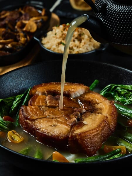 Monarch Manila in Makati: A Premium Sports Bar & Lounge With Lively ...