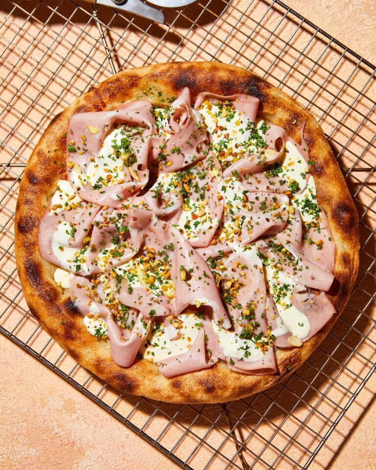 Crosta Pizzeria in Makati: Your Grab-and-Go Pizza Parlor in the City ...