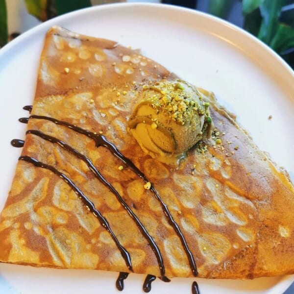 Crêpe Glazik in Makati: A Cozy Cafe and Sweets Shop in Salcedo Village ...