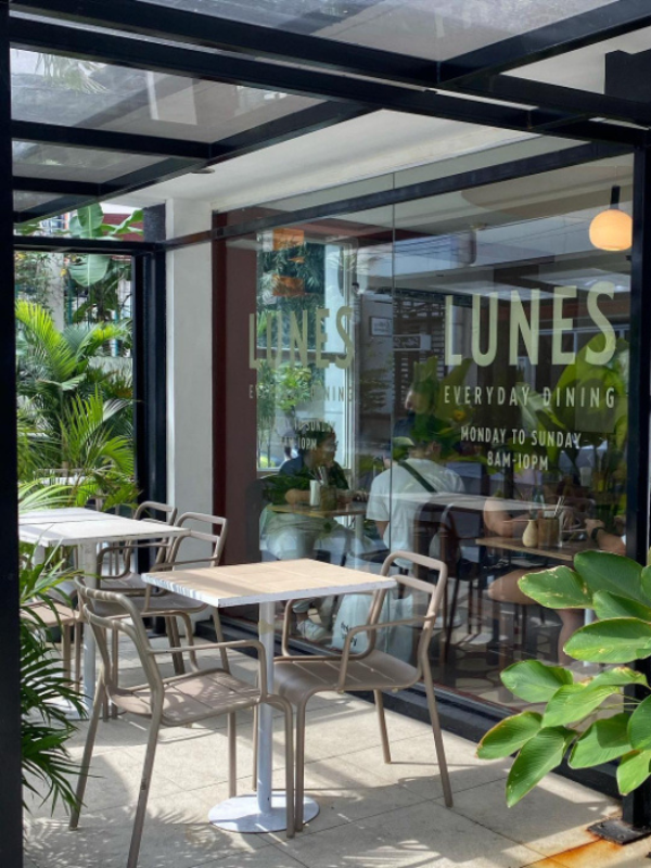 Lunes Everday Dining in Makati: Filipino Comfort Food and Boozy ...