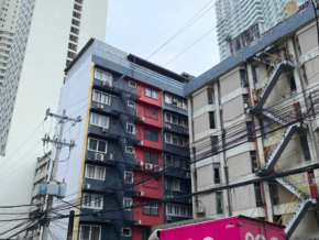 Seltsam in Makati: That Strange Glass House Blending Bar and Breakfast ...