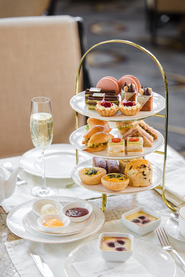 The Lobby at The Peninsula Manila: Treat Yourself to Award-Winning Halo ...