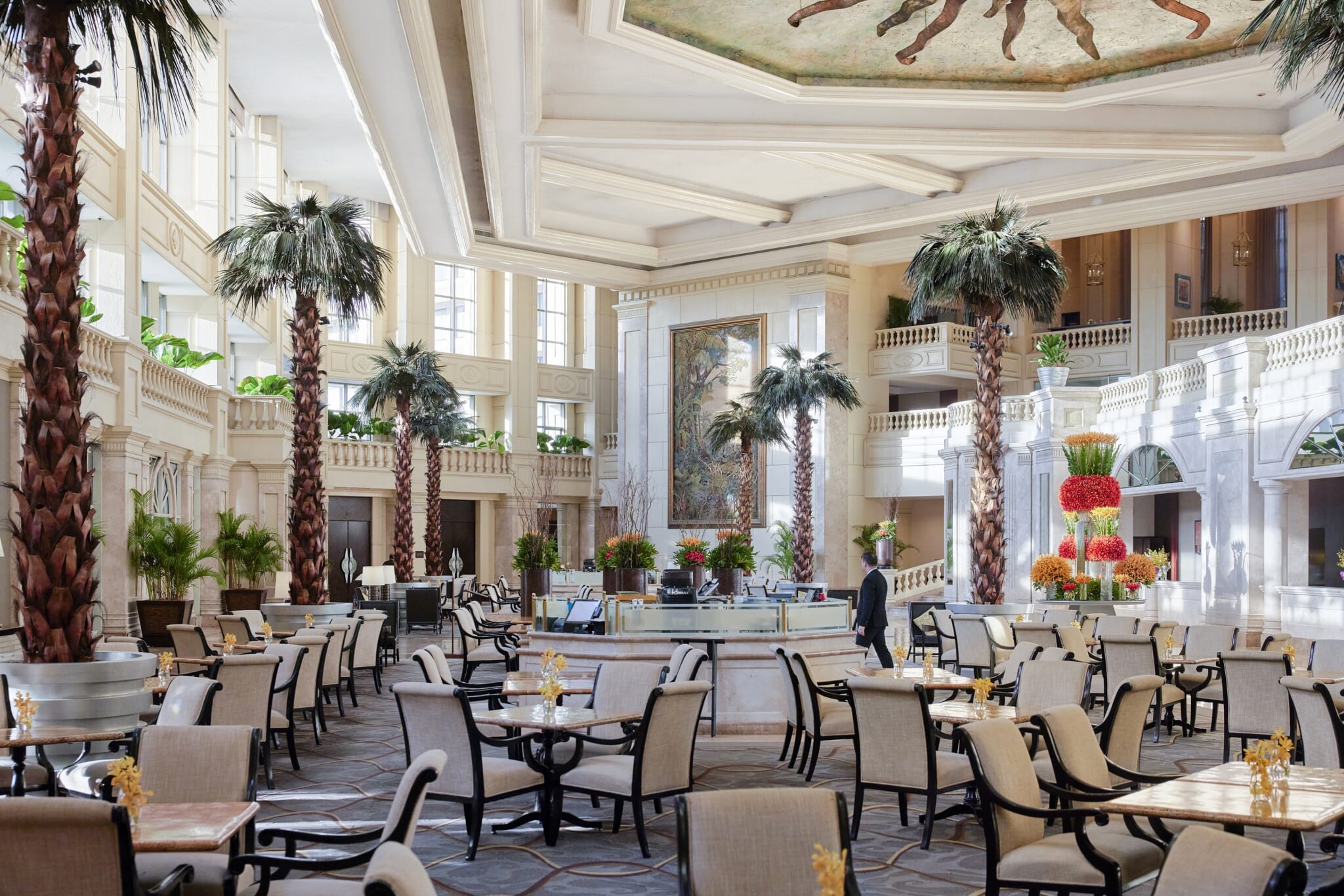 The Lobby at The Peninsula Manila: Treat Yourself to Award-Winning Halo ...
