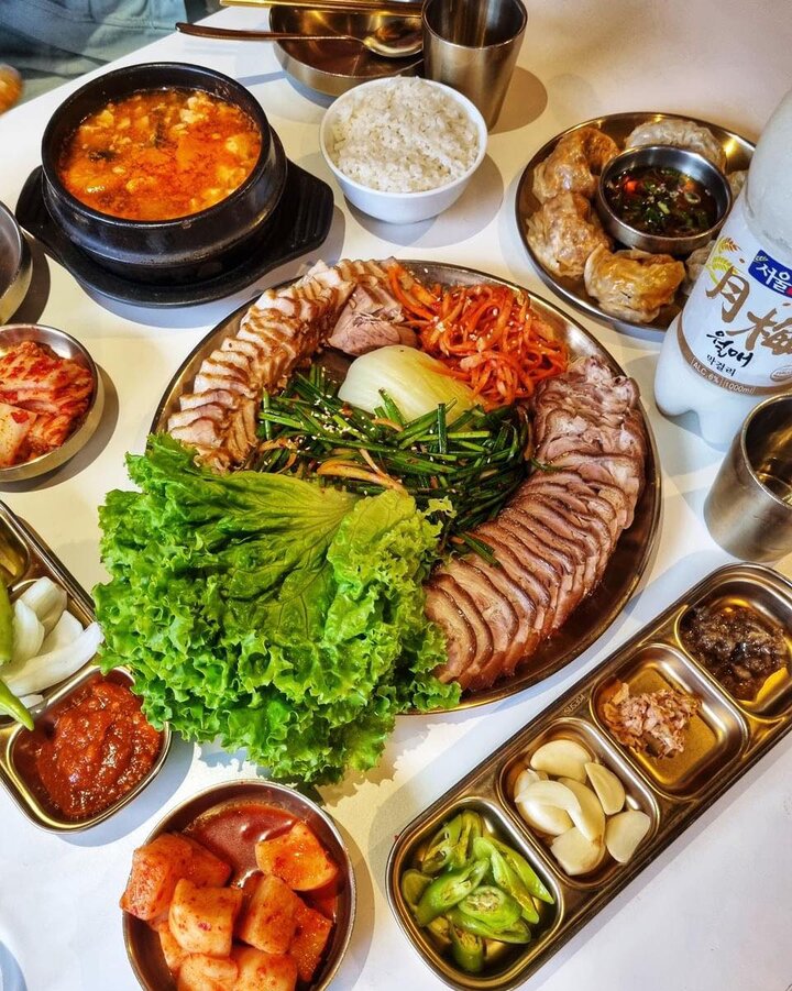 Tang Korean Restaurant in BGC: Offering Yummy Korean Favorites 24/7 ...