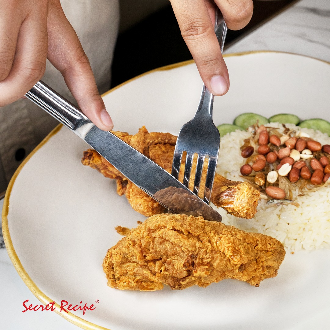 Secret Recipe in Makati: Asian Flavors, Delectable Cakes, and ...