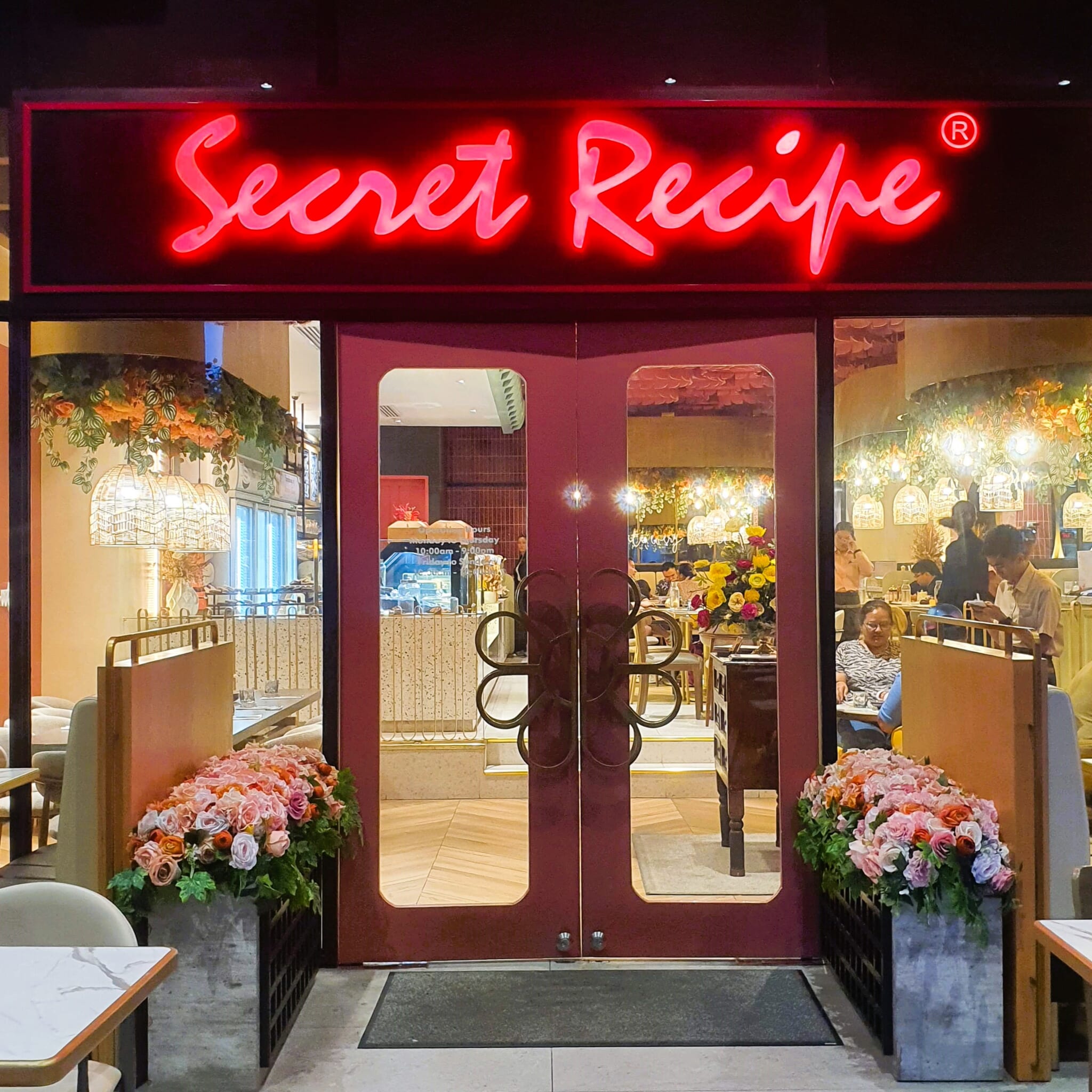 Secret Recipe in Makati: Asian Flavors, Delectable Cakes, and ...