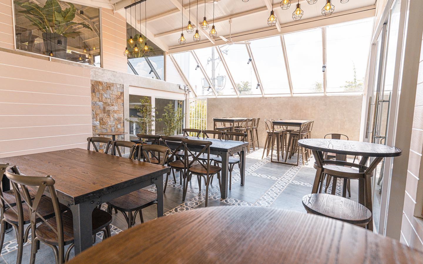 Hillbarn Cafe & Restaurant in Tagaytay: Hearty Sandwiches and Steaks ...