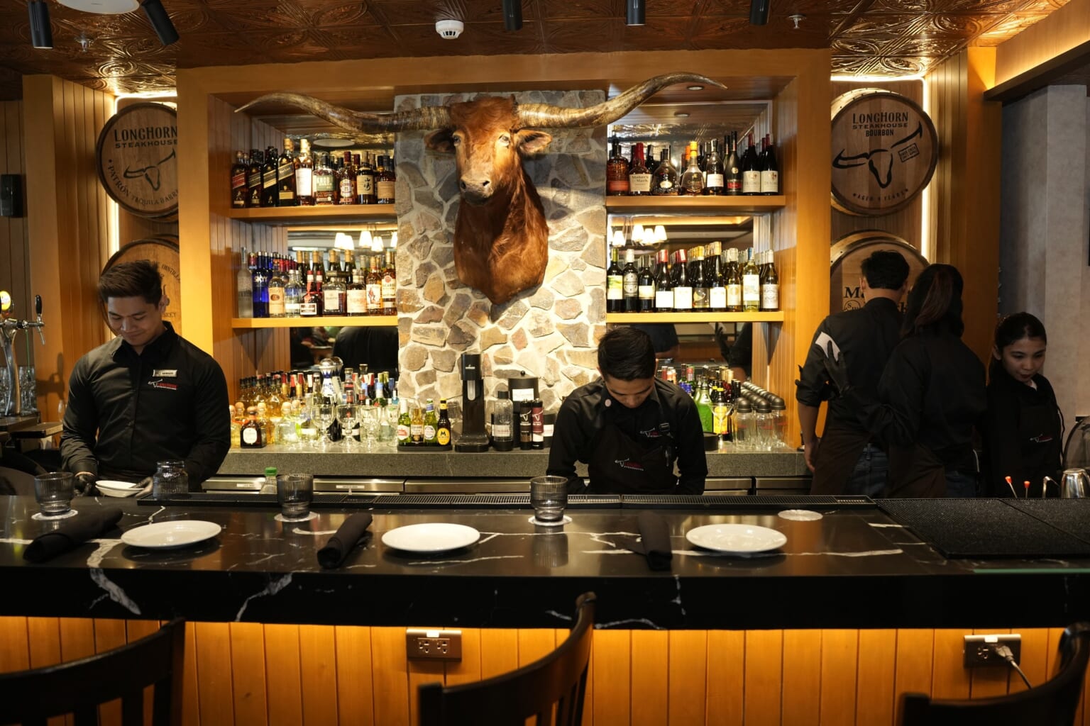 LongHorn Steakhouse in Mandaluyong: An All-American Steakhouse ...