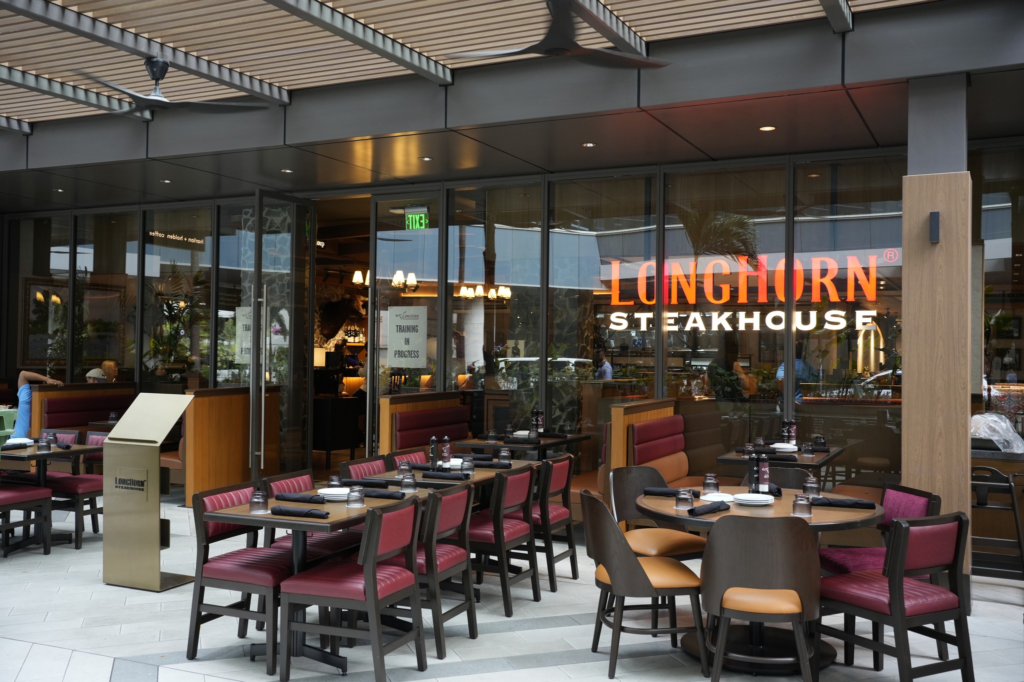 LongHorn Steakhouse in Mandaluyong: An All-American Steakhouse ...