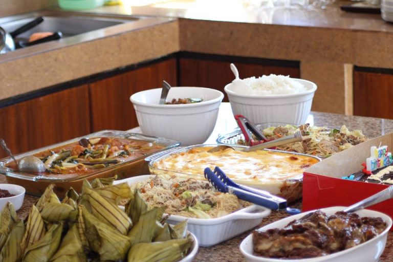 Filipino Kamayan Culture: Savoring Filipino Feasts the Traditional Way ...