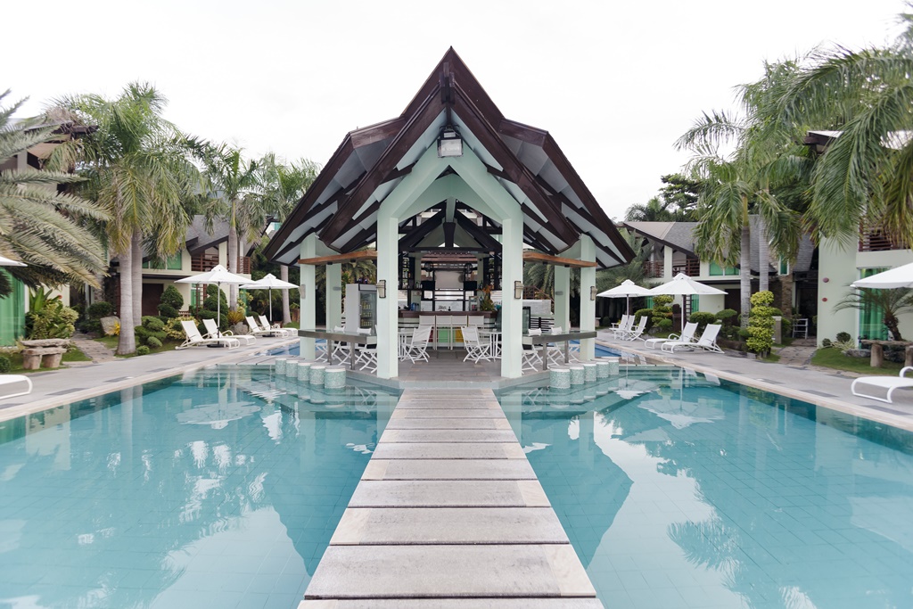Acuatico Beach Resort in Batangas: Bali-Inspired Getaway Spot in Laiya ...