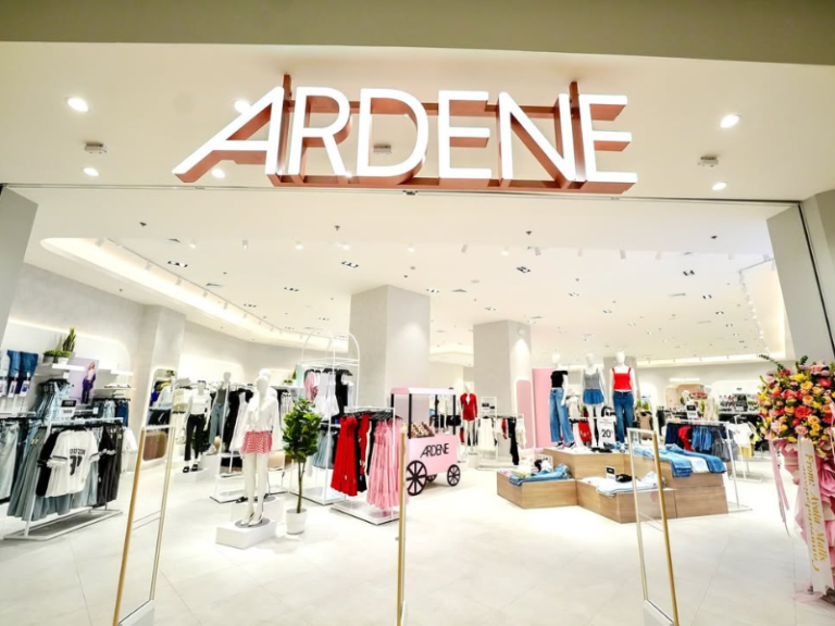 Quantum Golf in Pasig: The Largest Indoor Golf Complex in Town ...